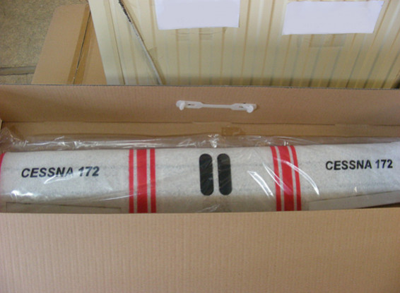 SCRATCH/DENT - Cessna 172 EPP Replacement Main Wing 880mm (AU Warehouse)