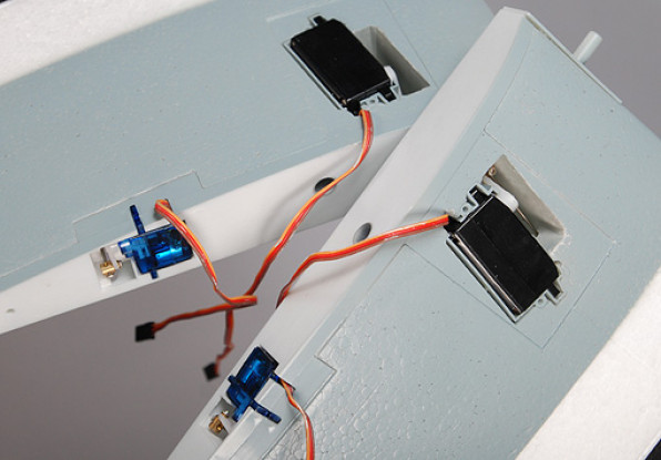 Durafly™ SuperMarine Spitfire 1.4m 5Ch XL-EPO