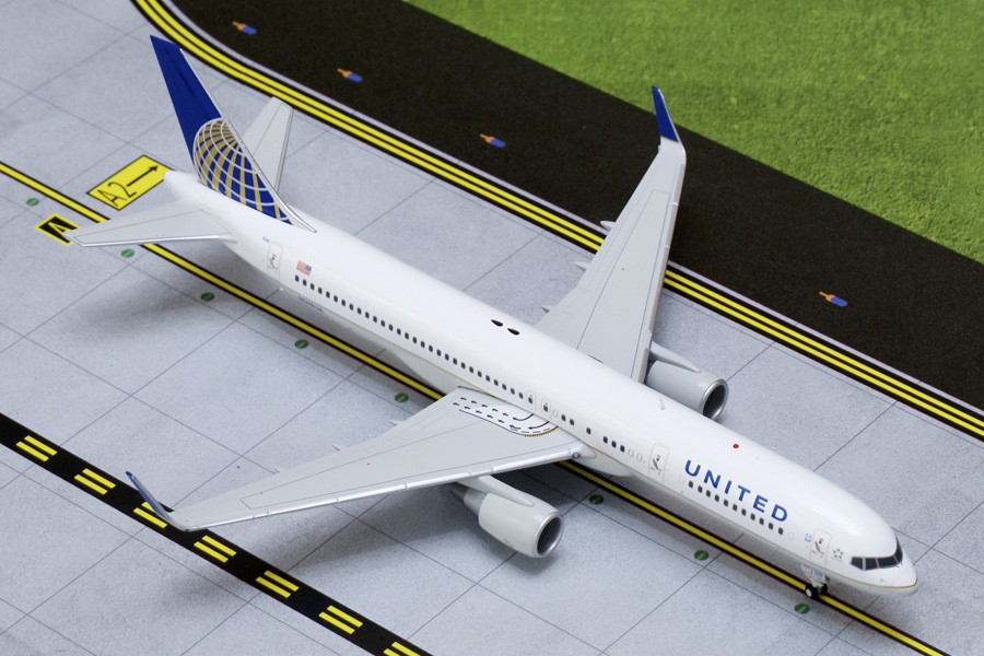 Gemini Jets United Airlines Boeing B757-200W N598UA 1:200 Gemini Jets United Airlines Boeing B757-200W N598UA 1:200