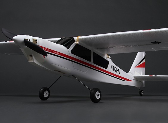 PNF HobbyKing Trainstar Tough Trainer 1.4m Plug and Fly Version Remote ...